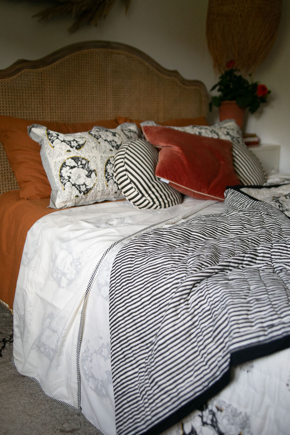Embrace the Changing Seasons: Autumn Sleep Rituals for a Restful Night ...